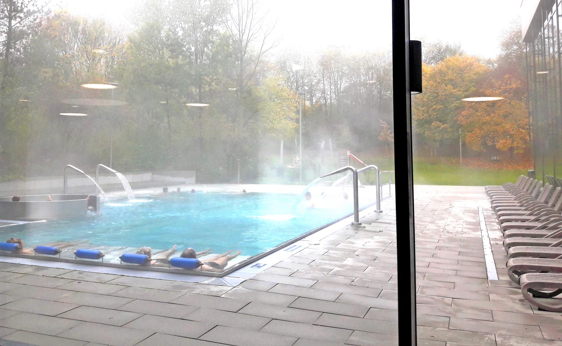 Das Cosimawellenbad in München - Ich spring im Dreieck