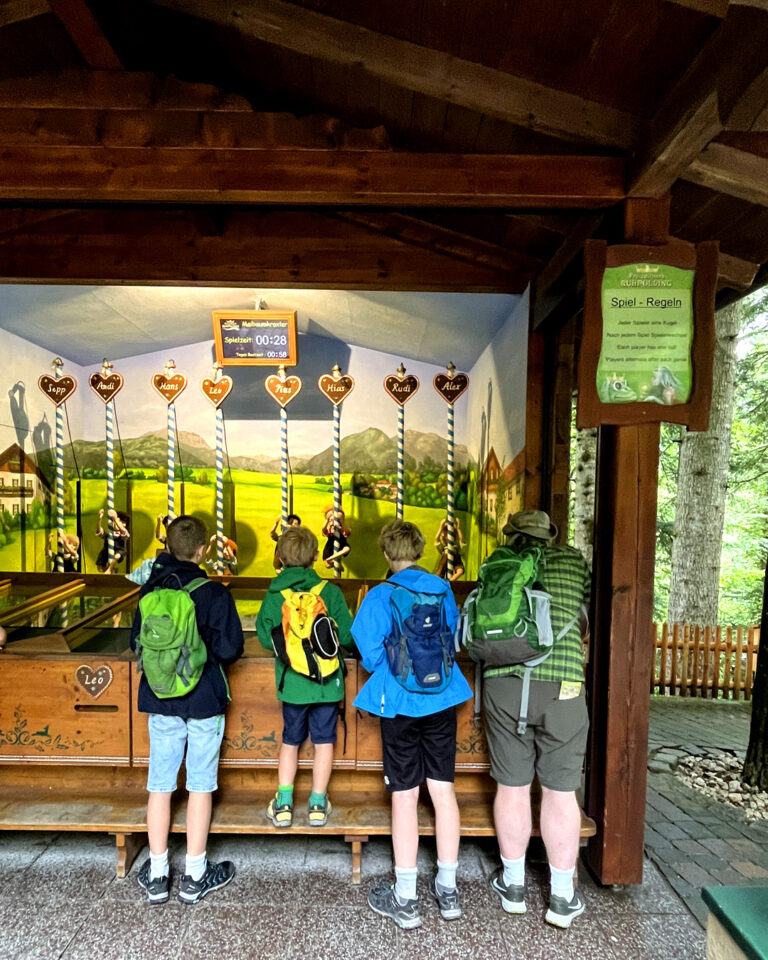 Freizeitpark Ruhpolding – Märchenwald mit Fahrgeschäften, Dinos und ...