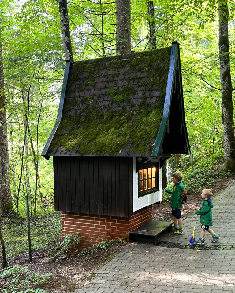 Freizeitpark Ruhpolding – Märchenwald mit Fahrgeschäften, Dinos und ...